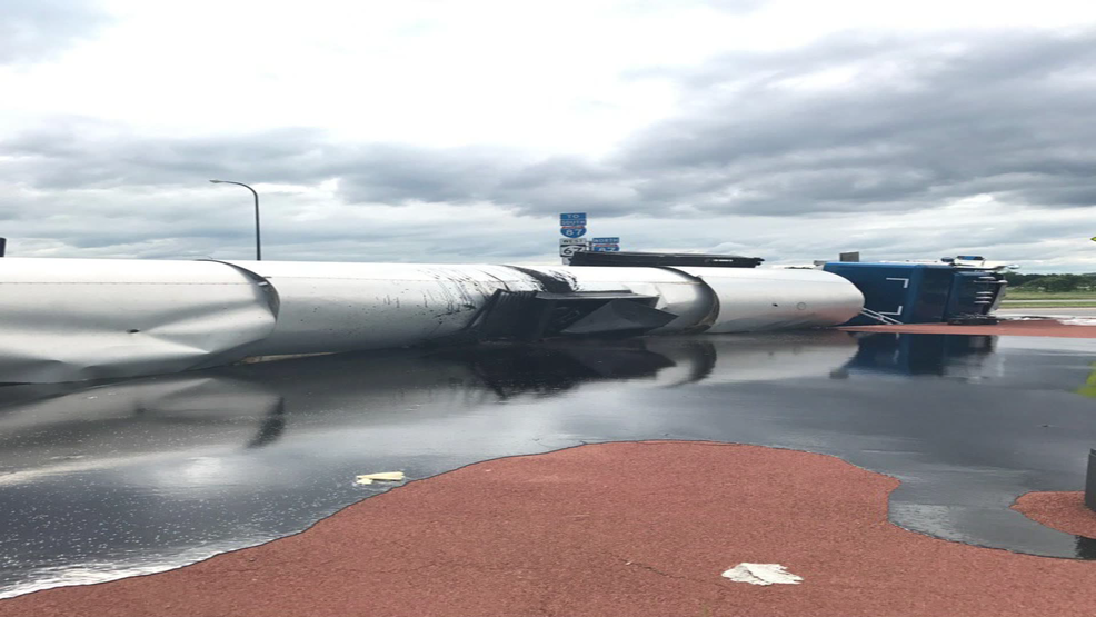 Tanker rollover at Exit 12 leads to hot tar spill | WRGB