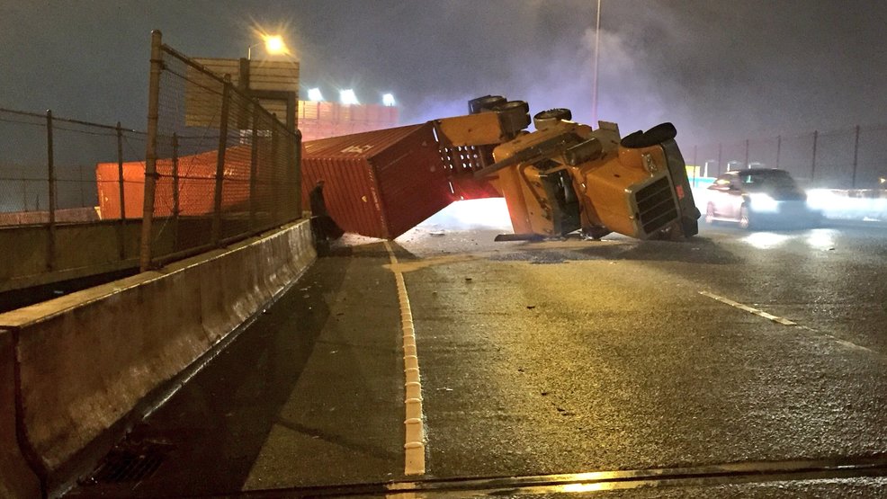 Semi truck rollover crash blocks I-5 traffic in Portland | KOMO